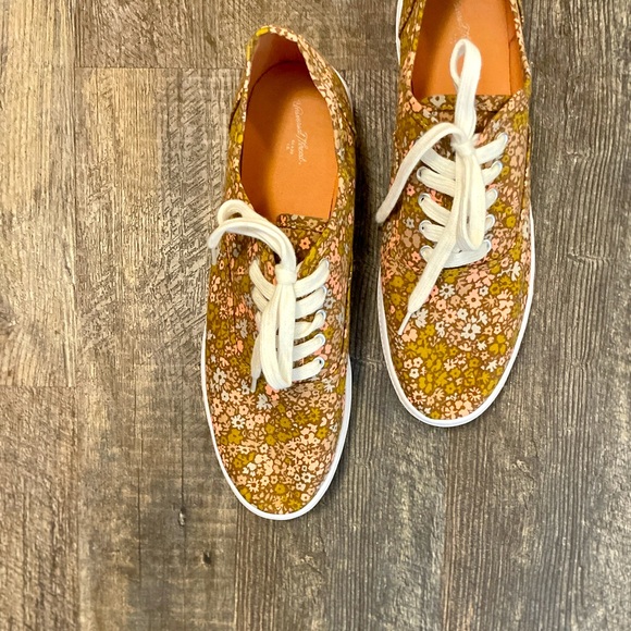 Universal Thread | Shoes | Universal Threads Floral Print Laceup Keds ...